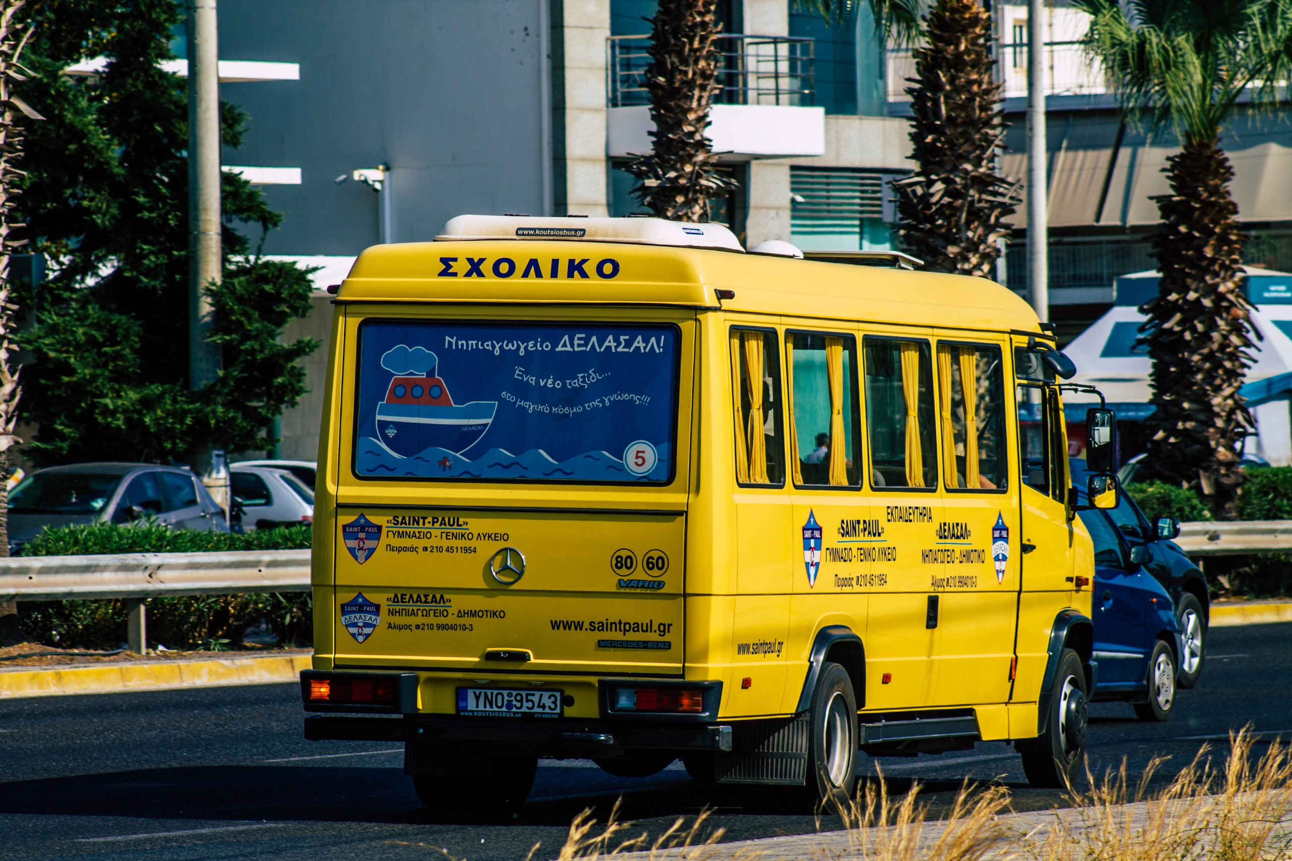 Σχολικές εκδρομές στο εξωτερικό με σχολικά λεωφορεία - Car & Truck
